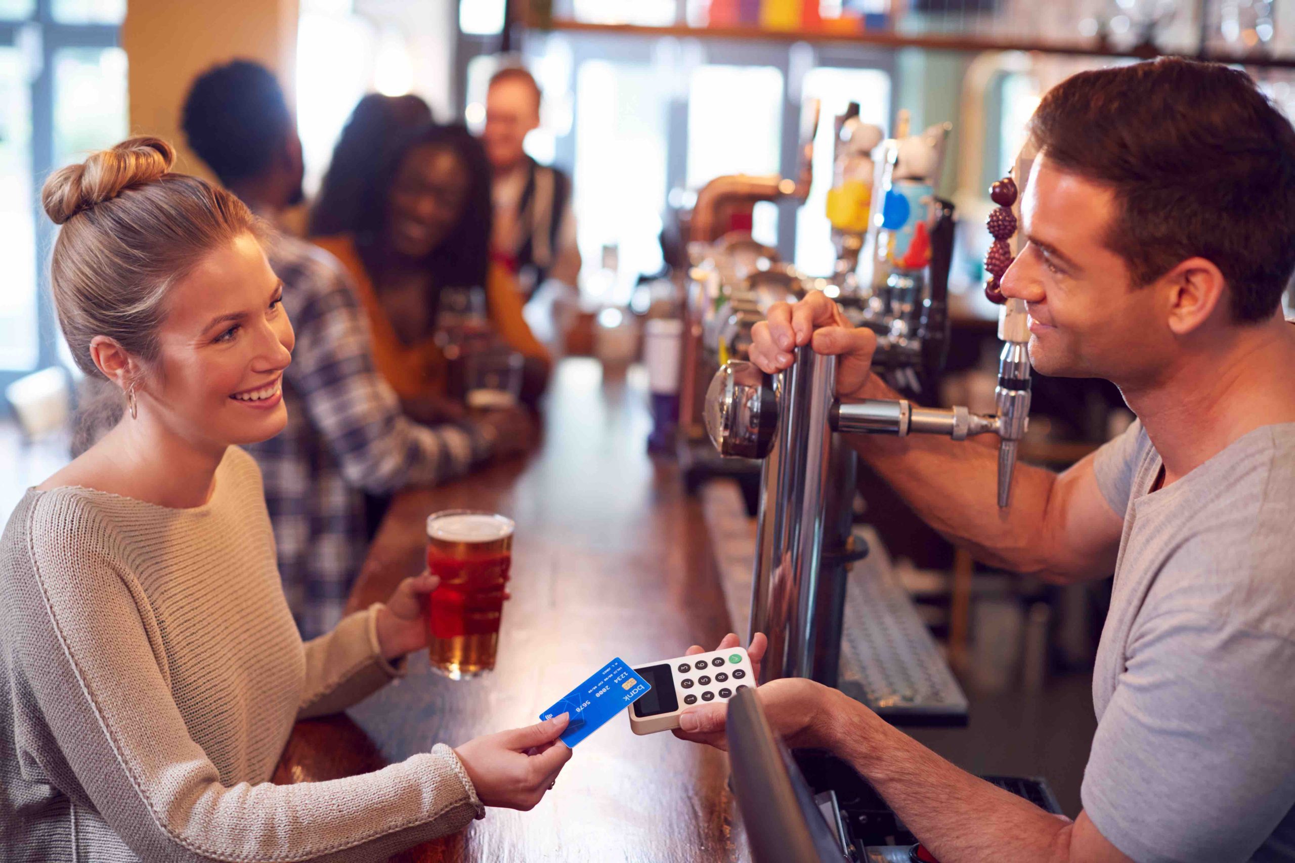 Contactless vs Cash | How to pay for things in the UK